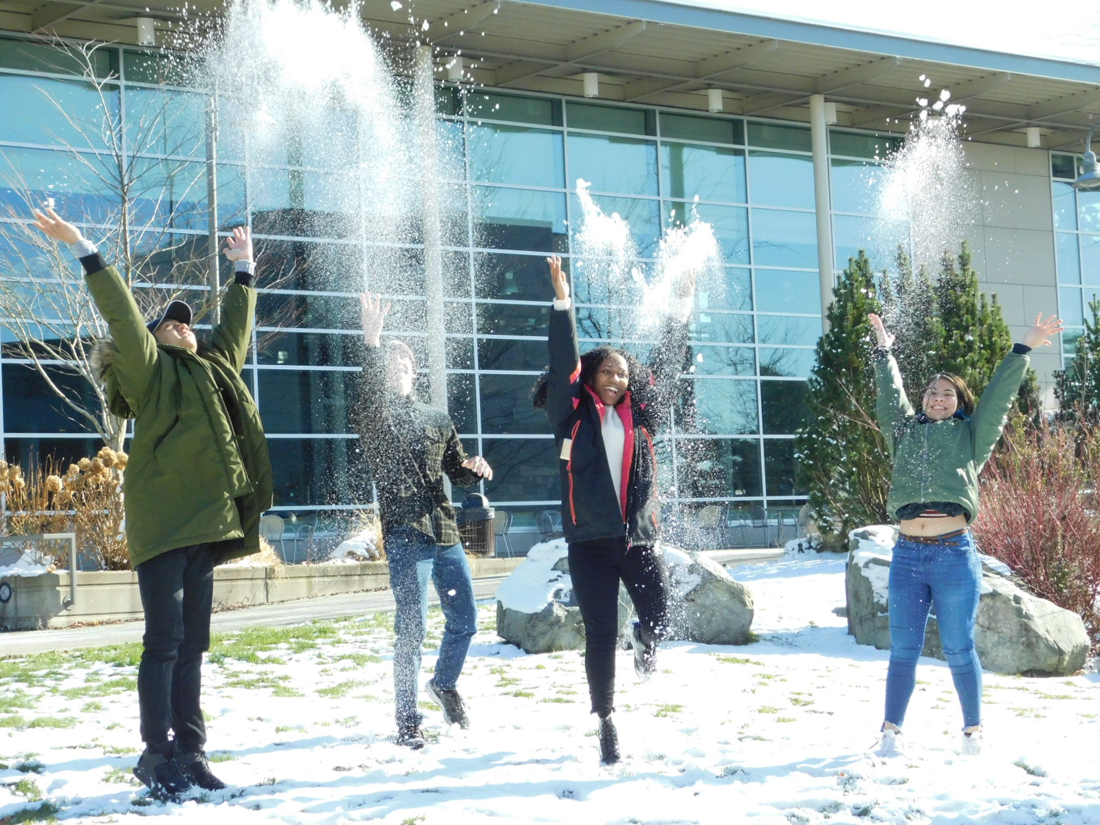 Highline College students celebrate the snow on campus | Westside Seattle